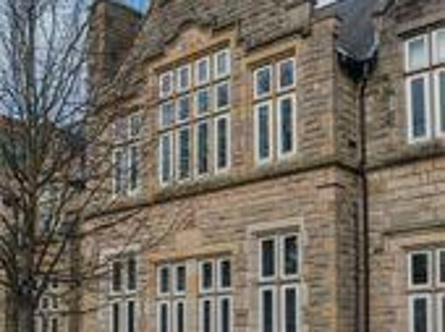 2 Bedrooms Flat for sale in Grammar School Court, Ormskirk, Lancashire L39