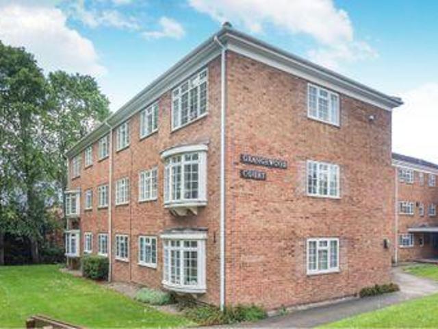 2 Bedrooms Flat for sale in Grange Wood Court, Leeds LS16