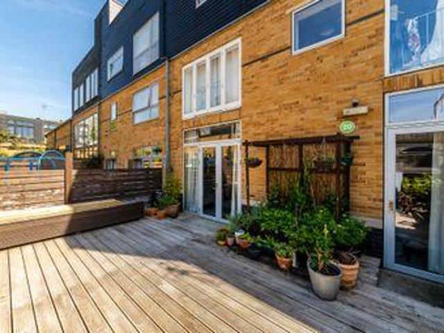 2 Bedrooms Flat for sale in Gransden Avenue, London Fields E8