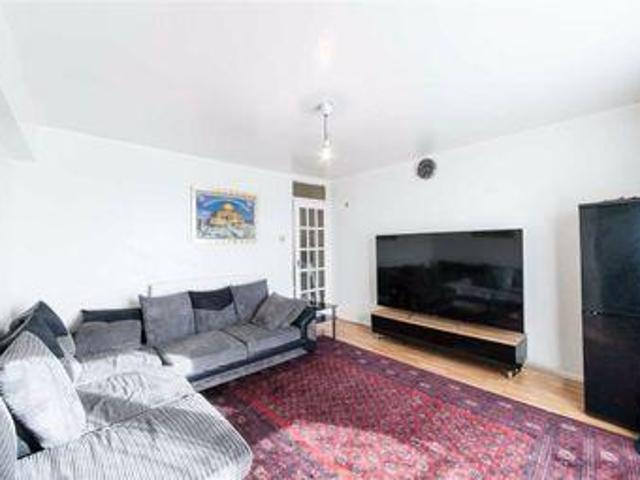 2 Bedrooms Flat for sale in Granville Road, London, London NW2