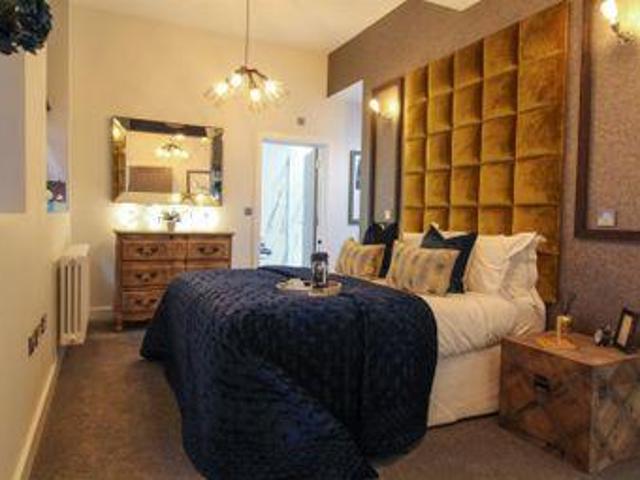2 Bedrooms Flat for sale in Great Charles Street Queensway, Birmingham B3