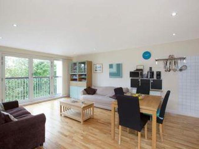 2 Bedrooms Flat for sale in Great Dovehill, City Centre, Glasgow, Lanarkshire G1
