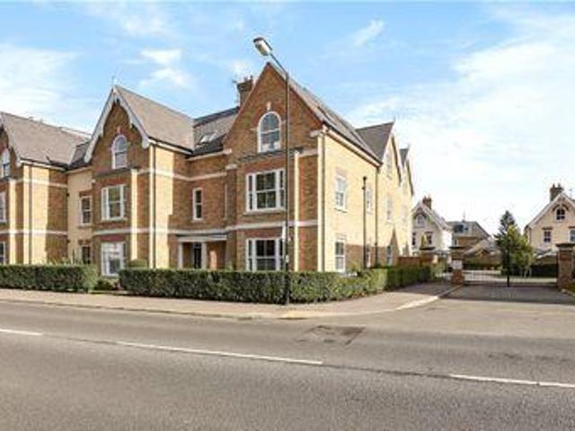 2 Bedrooms Flat for sale in Greenwich Court, 131 St. Leonards Road, Windsor SL4