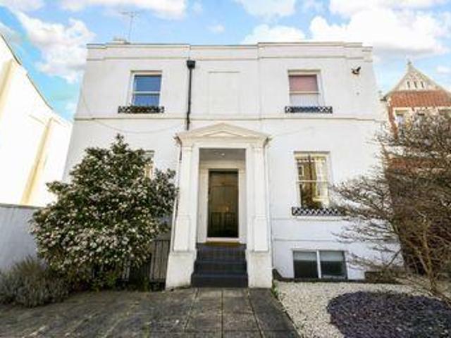 2 Bedrooms Flat for sale in Greenwich South Street, London SE10