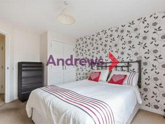 2 Bedrooms Flat for sale in Green Lane, London SW16