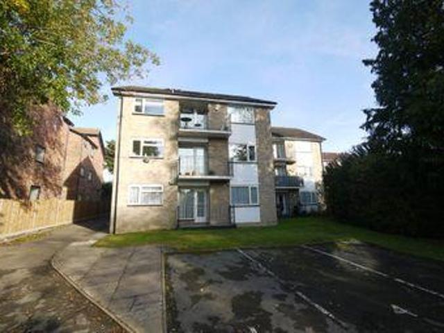2 Bedrooms Flat for sale in Green Lane, Northwood HA6