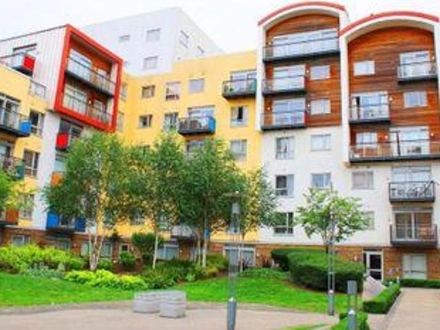 2 Bedrooms Flat for sale in Greenroof Way, London SE10