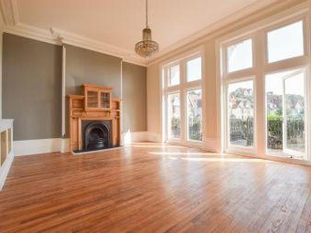 2 Bedrooms Flat for sale in Grosvenor Gardens, St. Leonards On Sea TN38