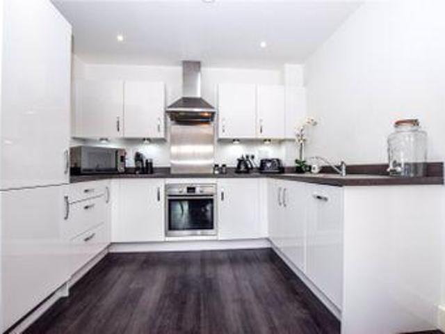 2 Bedrooms Flat for sale in Grover House, Nash Mills Wharf, Hemel Hempstead, Hertfordshire HP3