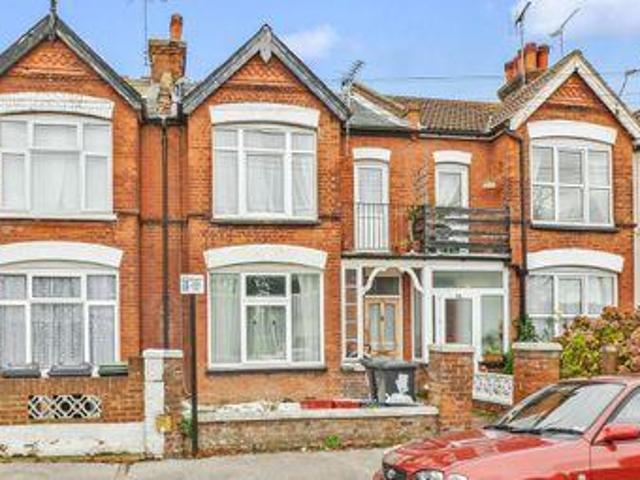 2 Bedrooms Flat for sale in Douglas Road, Herne Bay, Kent CT6