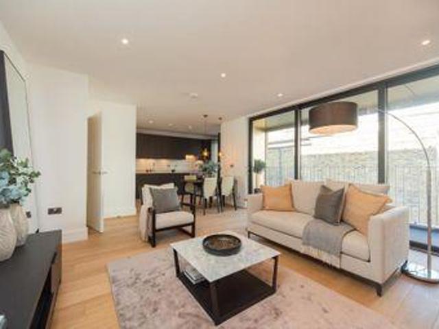 2 Bedrooms Flat for sale in Douro Street, London E3