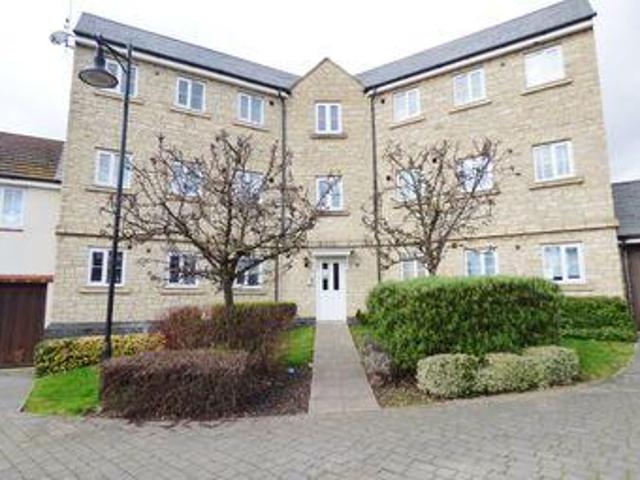 2 Bedrooms Flat for sale in Dovedale, Swindon SN25
