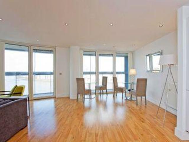 2 Bedrooms Flat for sale in Dowells Street, London SE10