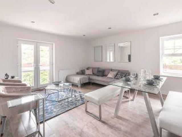 2 Bedrooms Flat for sale in Dollis Hill, London NW2