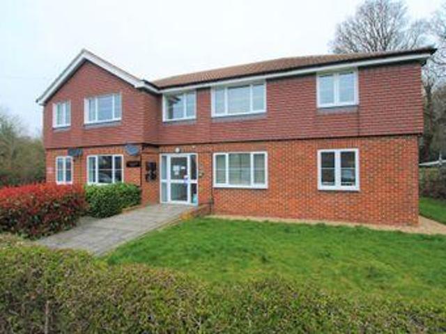2 Bedrooms Flat for sale in Dorin Court, Landscape Road, Warlingham CR6