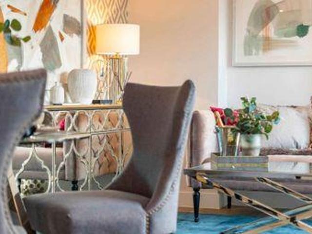 2 Bedrooms Flat for sale in Davigdor Road, Brighton And Hove BN3