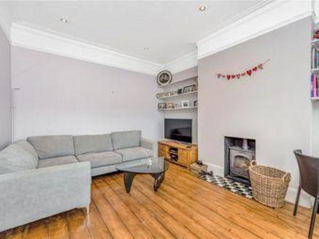 2 Bedrooms Flat for sale in Dafforne Road, Tooting Bec, London SW17