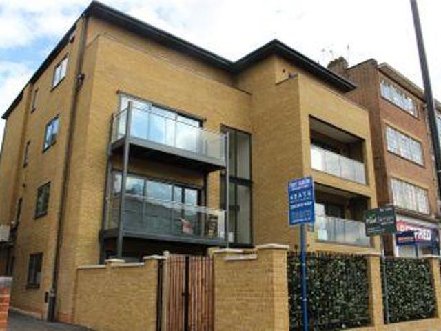 2 Bedrooms Flat for sale in Daisy Court, 6 Brownlow Road, London N11