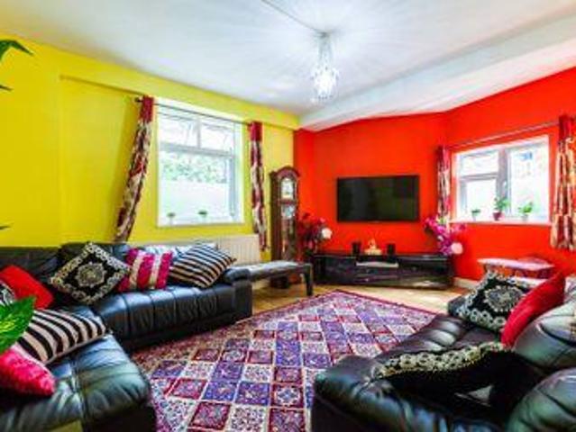 2 Bedrooms Flat for sale in Damien Street, Whitechapel E1