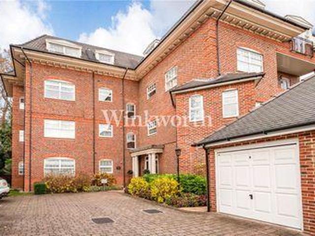 2 Bedrooms Flat for sale in Dewlands Court, 1 Turnberry Close, London NW4