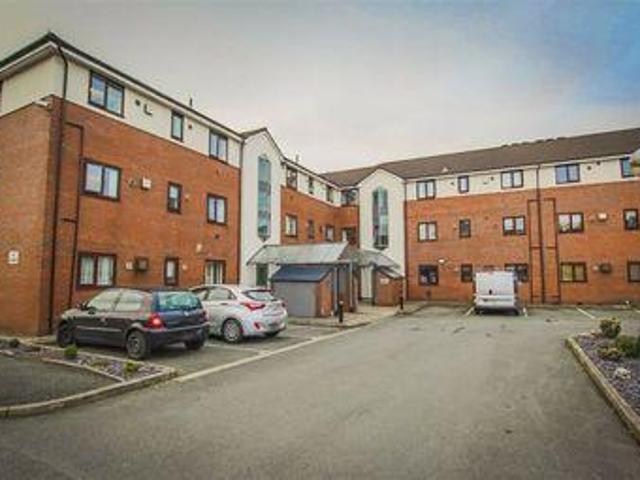 2 Bedrooms Flat for sale in Dean Court, Bolton BL1