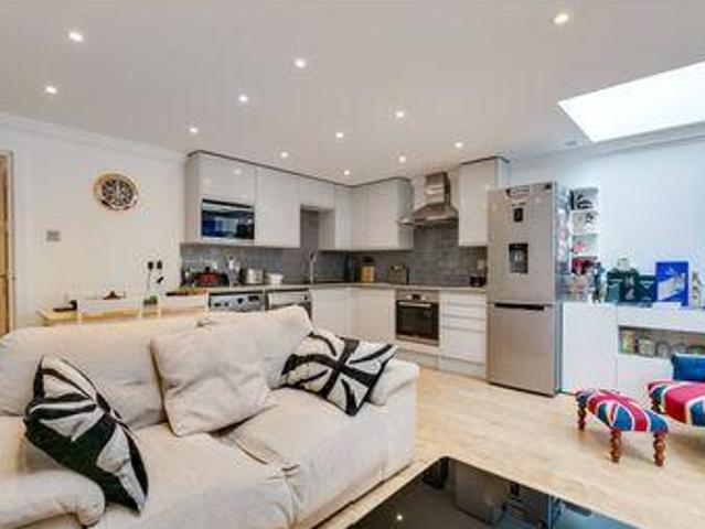 2 Bedrooms Flat for sale in Delorme Street, London W6