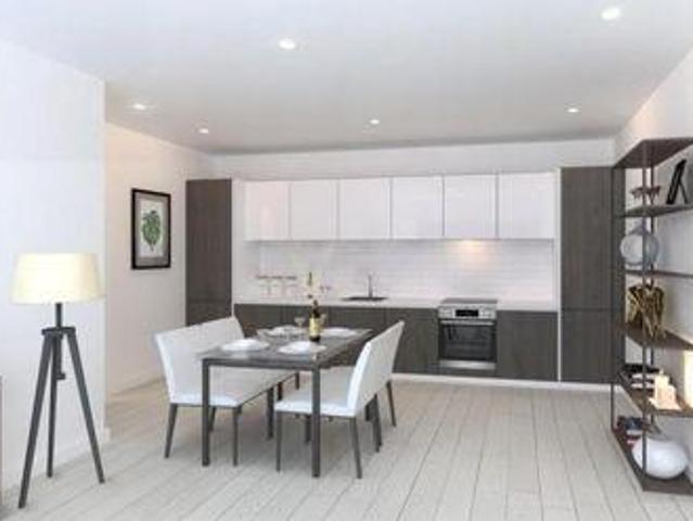 2 Bedrooms Flat for sale in Dennett Road, Croydon CR0