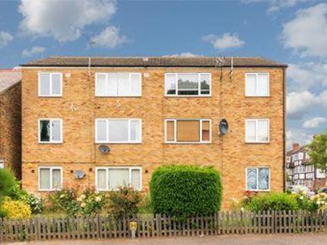 2 Bedrooms Flat for sale in Dennis Court, Fernhill Court, London E17