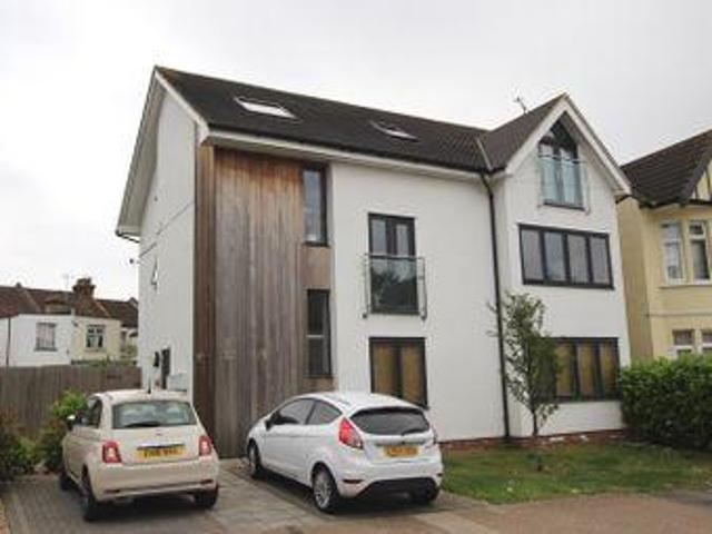 2 Bedrooms Flat for sale in Dryden Avenue, Southend On Sea SS2