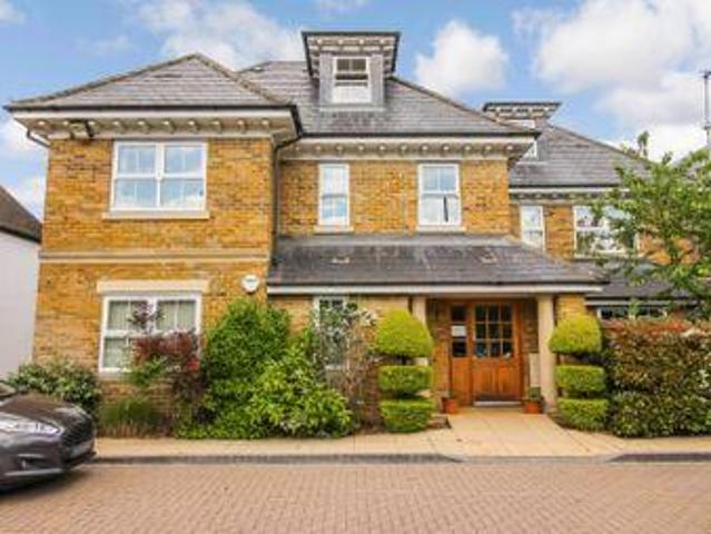 2 Bedrooms Flat for sale in Ducks Hill Road, Northwood HA6