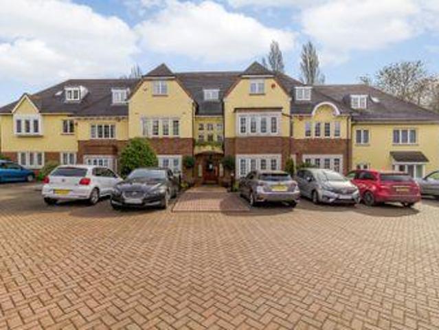2 Bedrooms Flat for sale in Ducks Hill Road, Northwood HA6