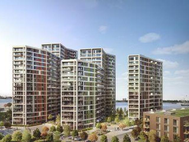2 Bedrooms Flat for sale in Duke Of Wellington Avenue, London SE18