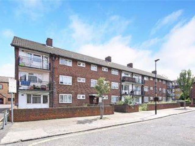 2 Bedrooms Flat for sale in Durban Road, London E15