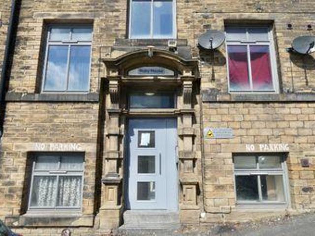 2 Bedrooms Flat for sale in Dyson Street, Bradford BD1