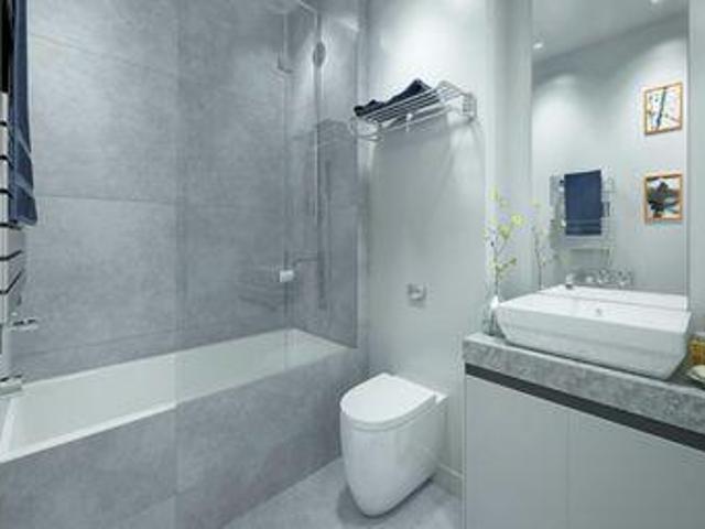2 Bedrooms Flat for sale in Embankment West, Manchester M3