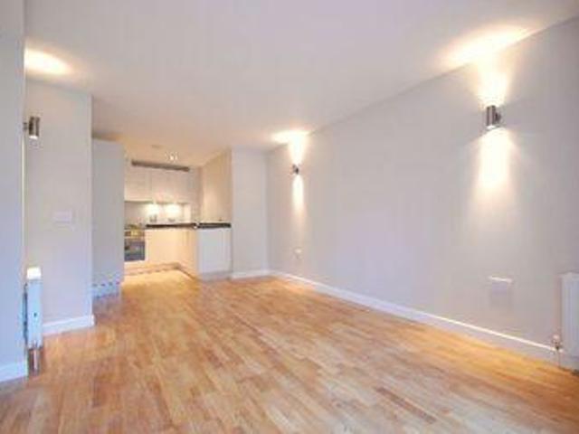2 Bedrooms Flat for sale in Enfield Road, London N1