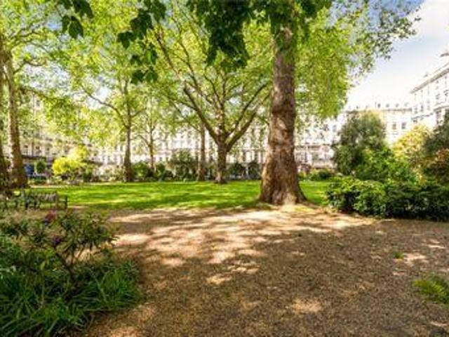 2 Bedrooms Flat for sale in Ennismore Gardens, Knightsbridge, London SW7