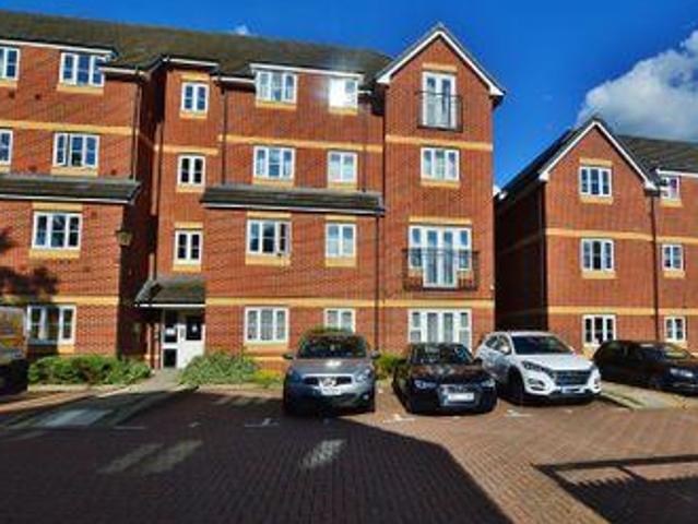 2 Bedrooms Flat for sale in Eaton Avenue, Slough SL1