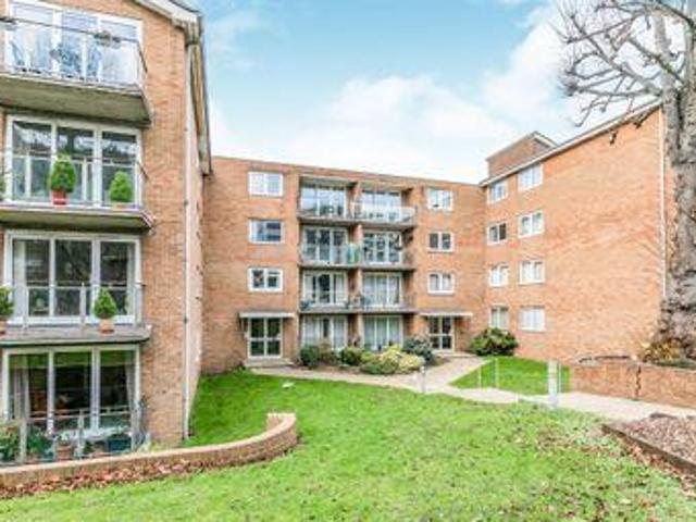2 Bedrooms Flat for sale in Eaton Hall, Eaton Gardens, Hove BN3