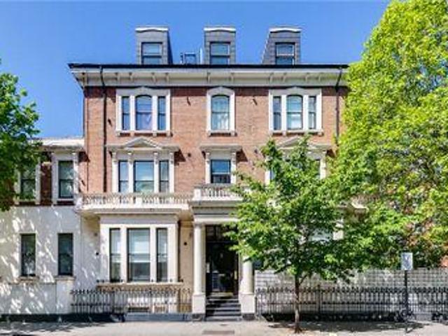 2 Bedrooms Flat for sale in Earls Court Square, Earls Court, London SW5