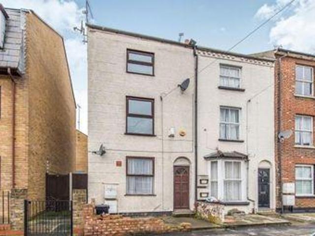 2 Bedrooms Flat for sale in East Terrace, Gravesend, Kent, England DA12