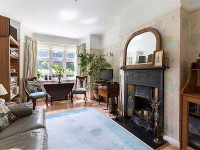 2 Bedrooms Flat for sale in East End Road, Finchley, London N3
