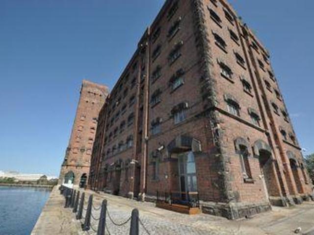 2 Bedrooms Flat for sale in East Float Quay, Dock Road, Birkenhead CH41