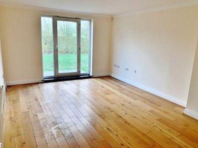 2 Bedrooms Flat for sale in East India Way, Croydon CR0
