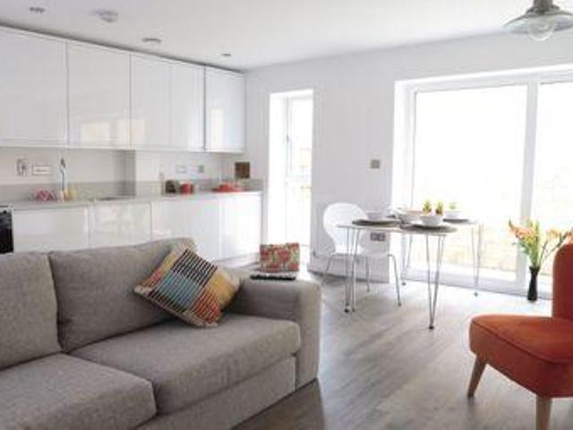 2 Bedrooms Flat for sale in Easton Street, High Wycombe HP11