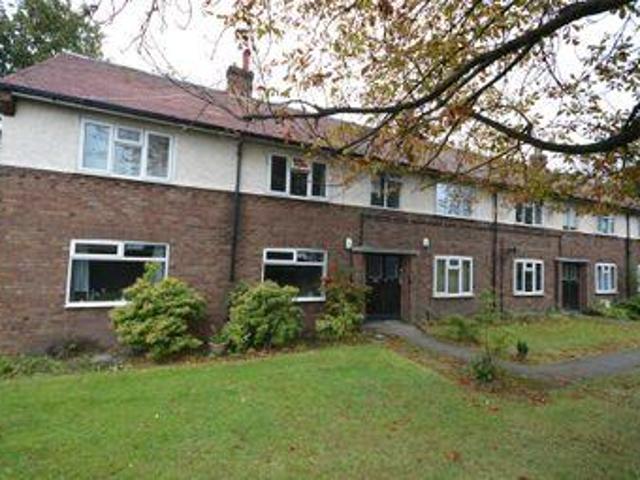 2 Bedrooms Flat for sale in Eastham Village Road, Eastham, Wirral CH62