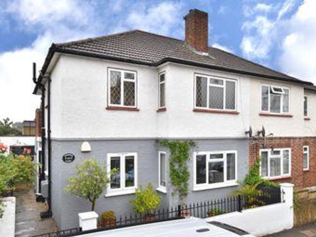 2 Bedrooms Flat for sale in Ebsworth Street, Honor Oak, London SE23