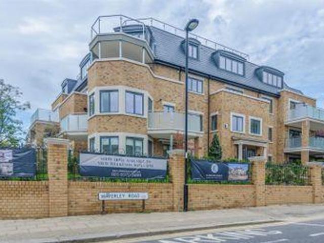 2 Bedrooms Flat for sale in Elysium Court, Waverley Road, West Enfield EN2