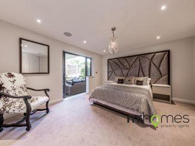 2 Bedrooms Flat for sale in Elysium Court, Plot 6, 33 Waverley Road, Enfield EN2