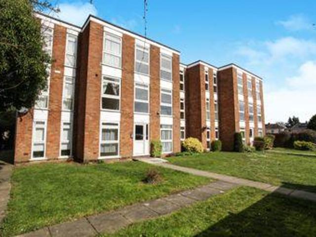 2 Bedrooms Flat for sale in Elderberry Close, Luton LU2